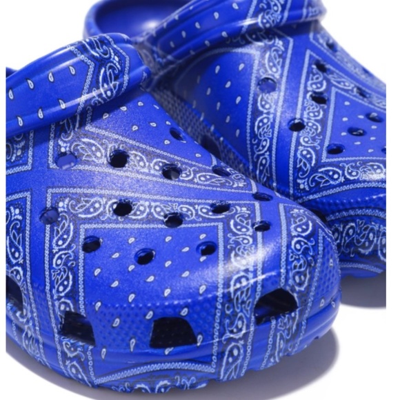 Shoe Affair | Shoes | Bandana Print Croc Style Lightweight Clogs In ...